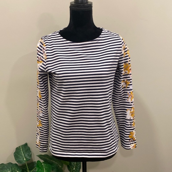 Joules | Tops | Joules Harbor Long Sleeve Top With Gold Floral Sleeves ...